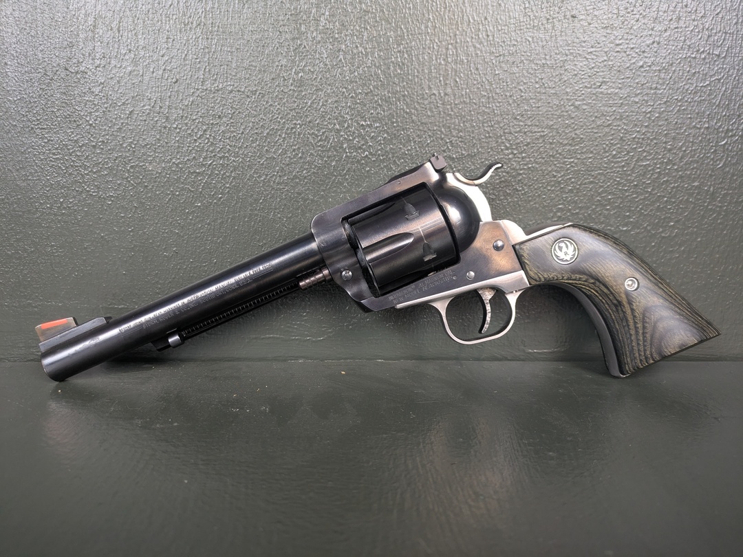 Ruger New Model Blackhawk 41 Mag - Revolvers at GunBroker.com : 1092703884